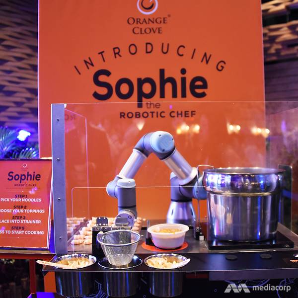 Food for thought: Can collaborative robots be the new sous-chefs? - TOP ...